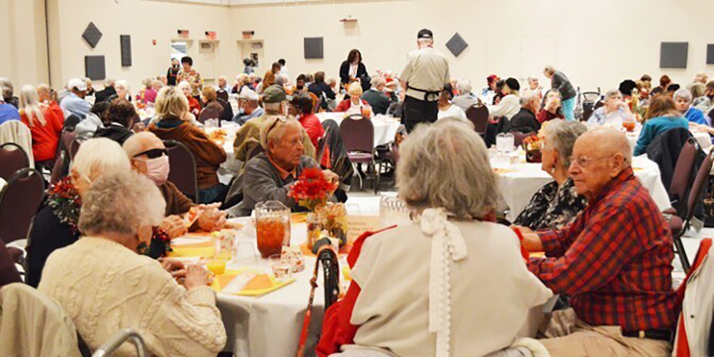 Seniors enjoy good cheer at Thanksgiving feast in Georgetown | News ...